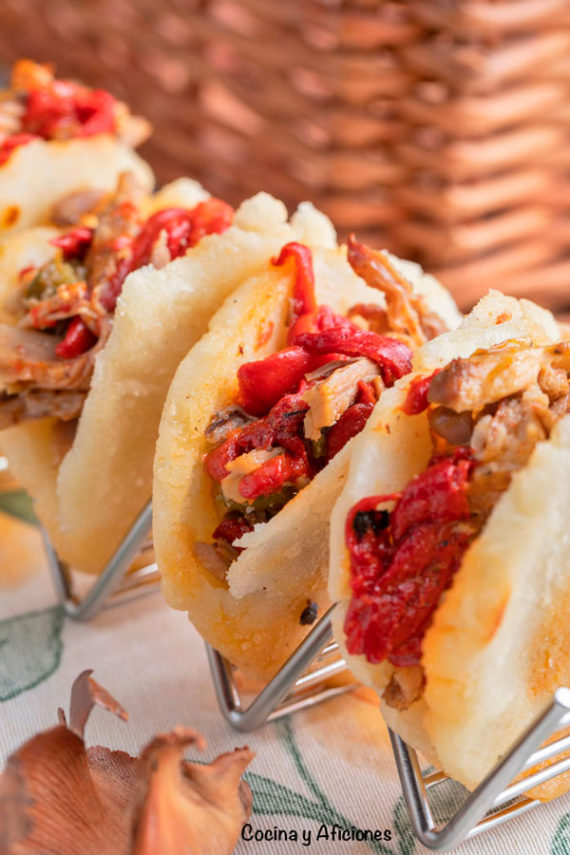 Como cocinar las mejores arepas de mechada una receta tradicional